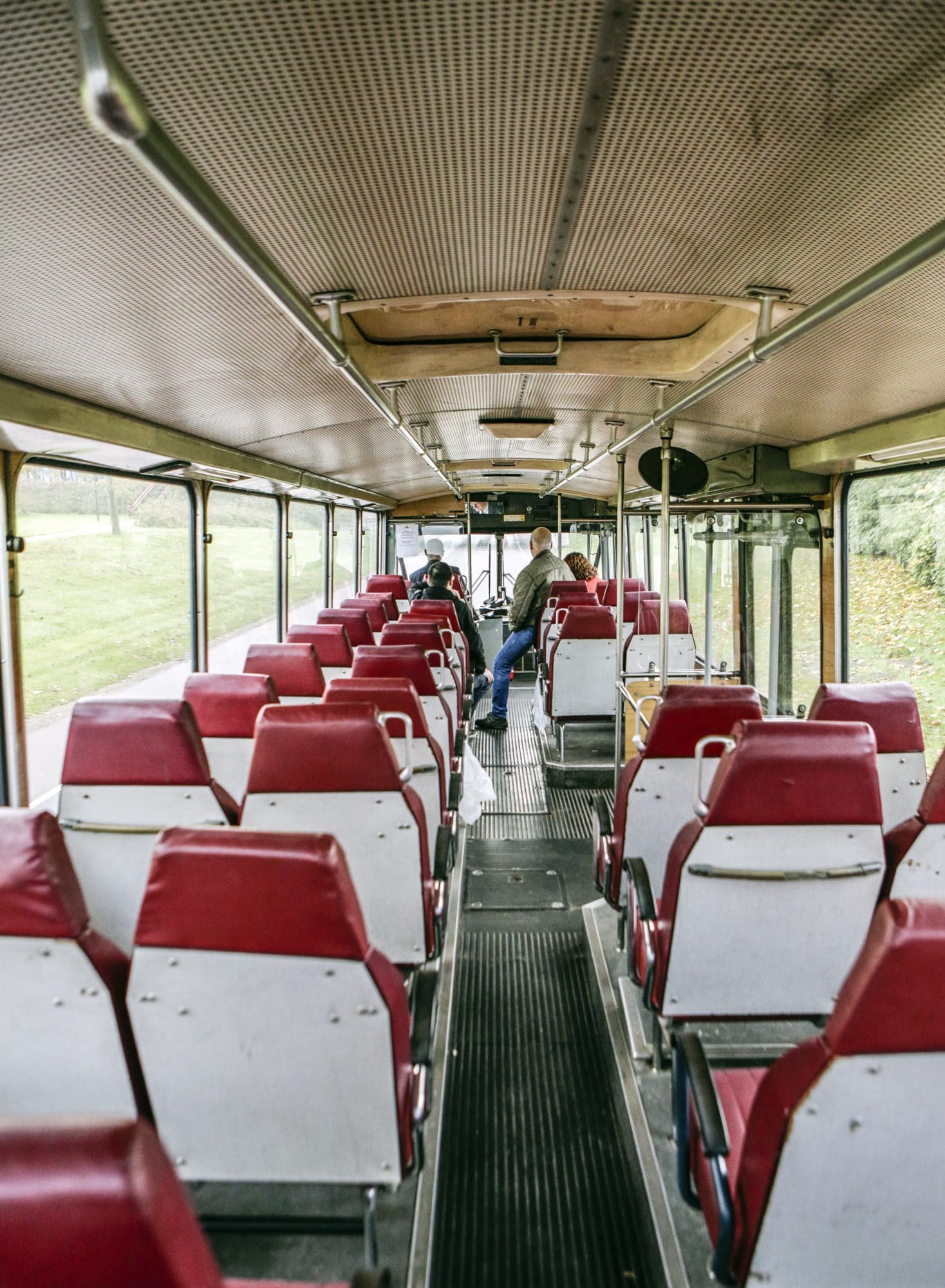 Experiencing an old diesel bus (1984) versus a new electric bus: Ebusco ...